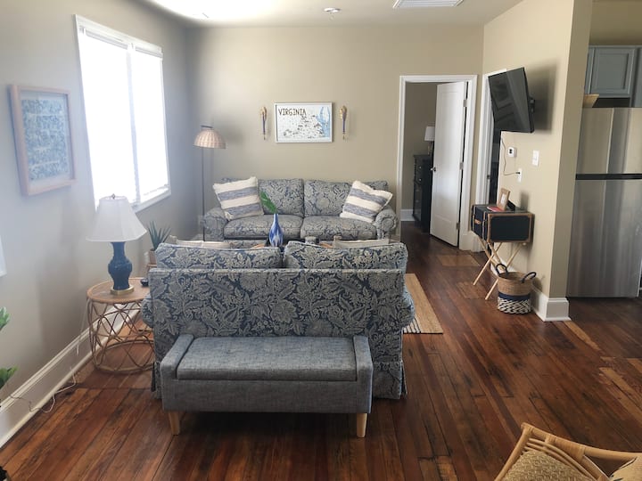 Total Renovation.  Downtown.  River.   2 Bedroom - Fredericksburg, VA