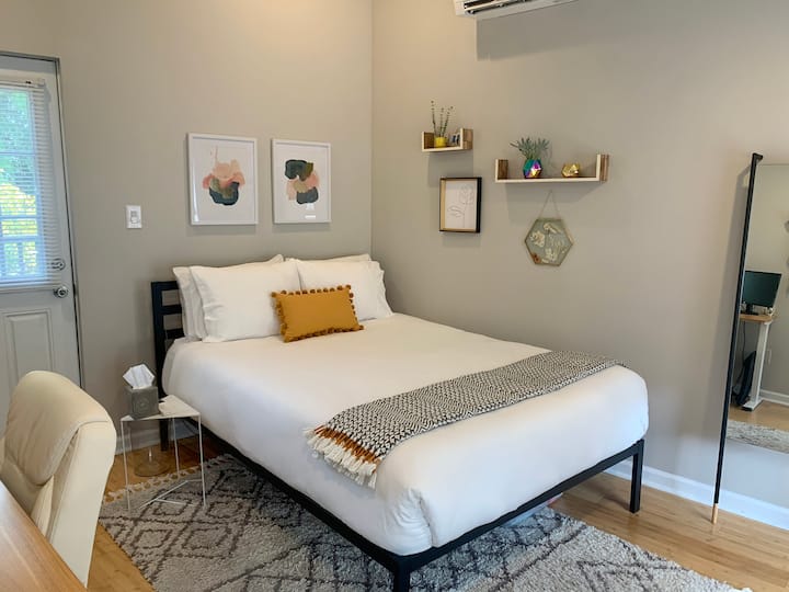 Comfy + Cute Updated 2br Trinity In Queen Village! - Philadelphia, PA