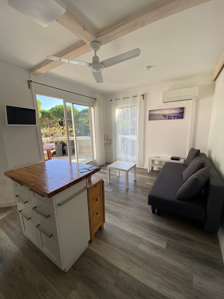 Joli Appartement Terrasse Accolé Au Golf - Aigues-Mortes