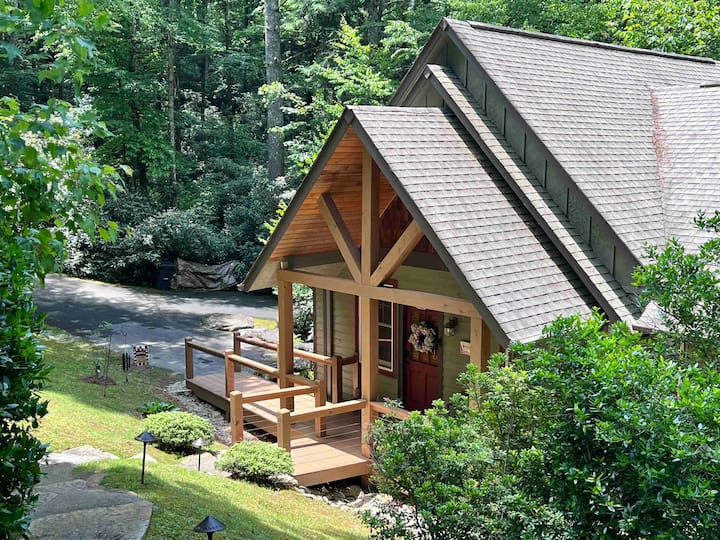 "All Tucked In"- Sapphire Cabin - Sapphire, NC