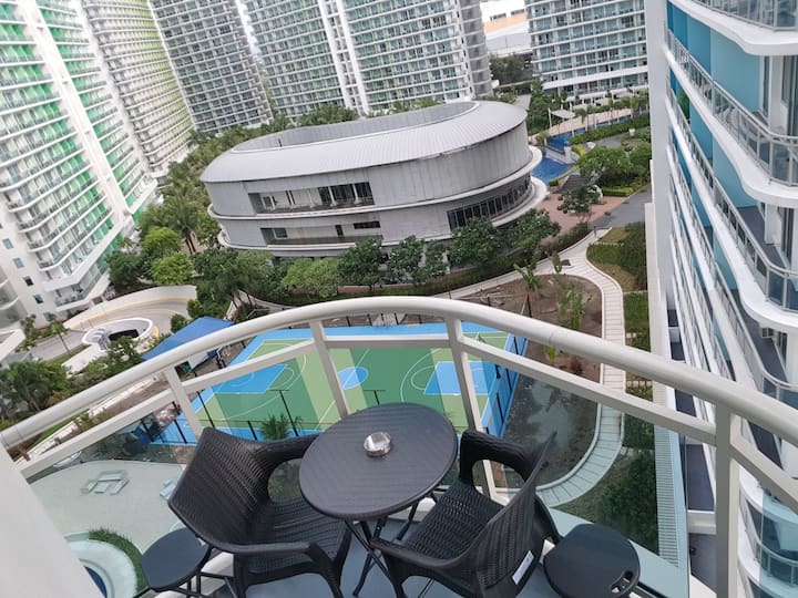Azure 2br Condo With Balcony Near Naia - 필리핀