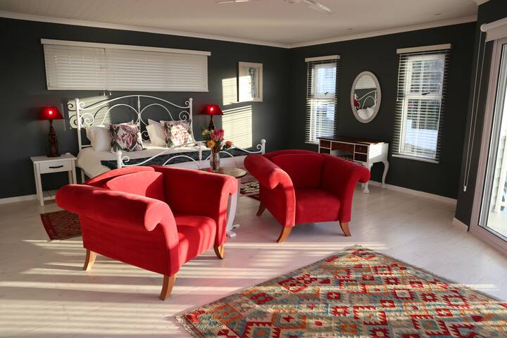 Whale Tale Studio Apartment - Kleinbaai