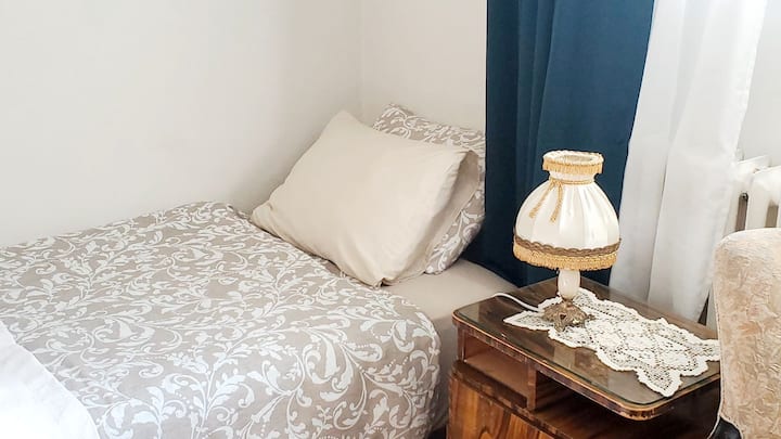 "The Solo Traveller's Retreat" - Islande