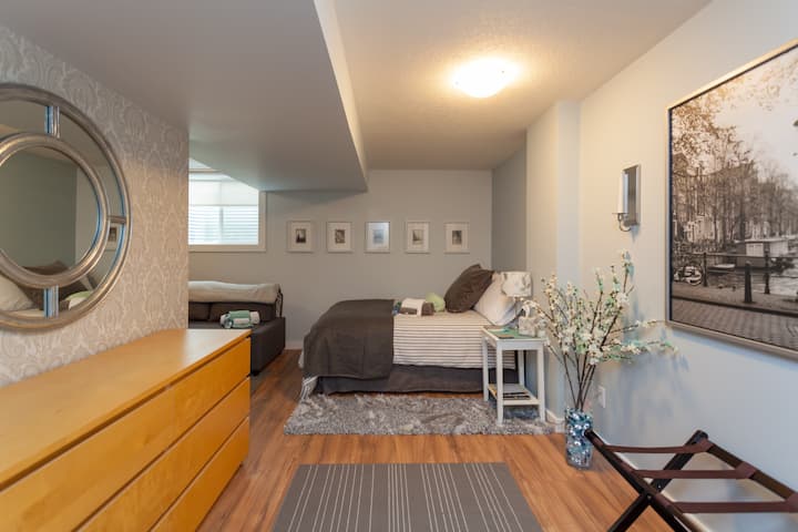 Calgary House Rentals | House and Apartment Rentals | Airbnb
