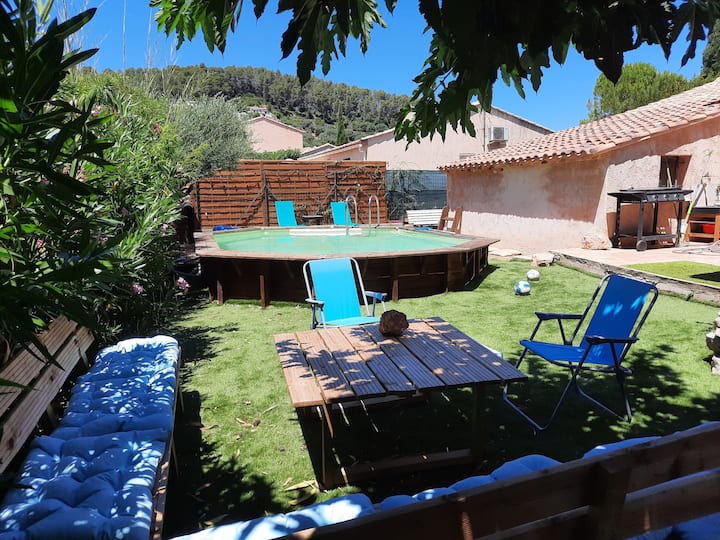 T4 Dans Villa Jolie Provençale
Clim Calme Piscine - Var