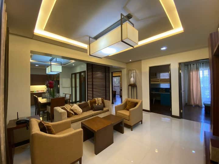 Sanitized 3br / Rhapsody / Wifi / Freecarpark - Parañaque