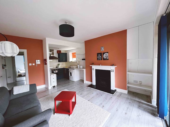 Cozy Modern Apt Near Luas In South Dublin - Bray