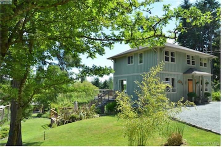 Lovely Garden Suite, Close To Beach, Salt Spring - Salt Spring Island