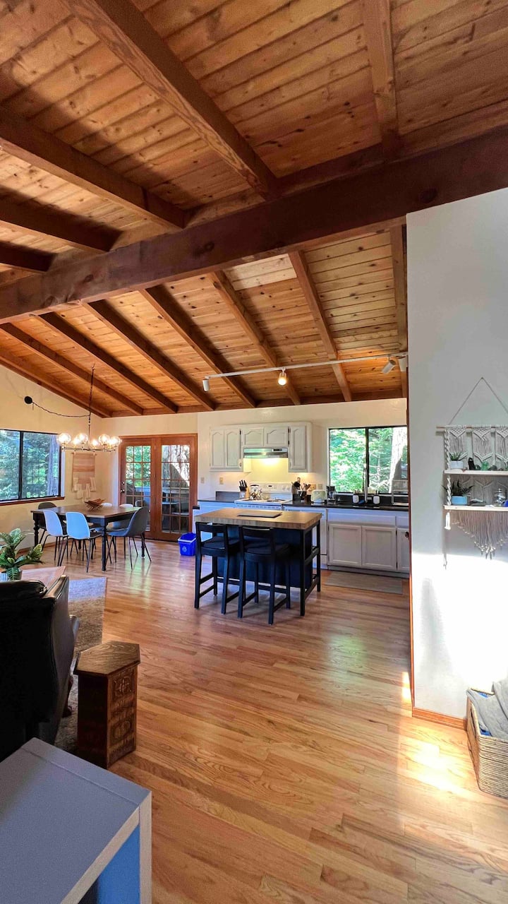 Guerneville Treehouse - Guerneville, CA