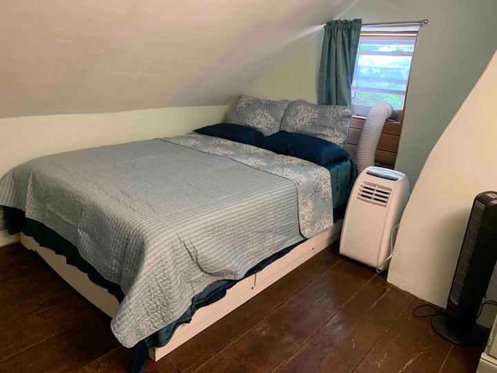 Kennett Square Horse Farm: Teal Room - 賓夕凡尼亞