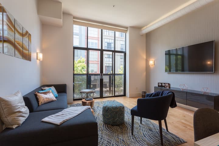 Lively Santana Row Loft Right On Main Sr Strip - Santa Clara, CA