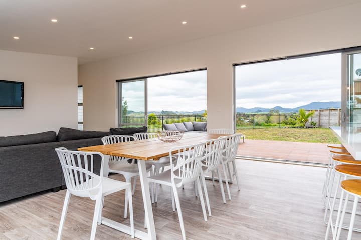 Beachy Dreams - Modern, Sunny In Quiet Cul-de-sac - Mangawhai Heads