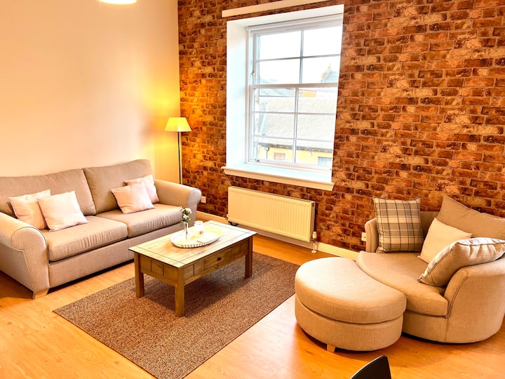 Spacious 2-bed City Centre Apartment +Free Parking - Glasgow