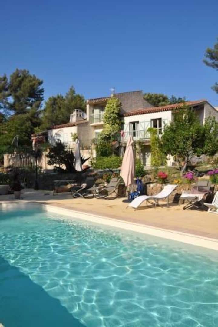 Le Beausset: Villa Dans La Vallée Du Silence - Le Castellet