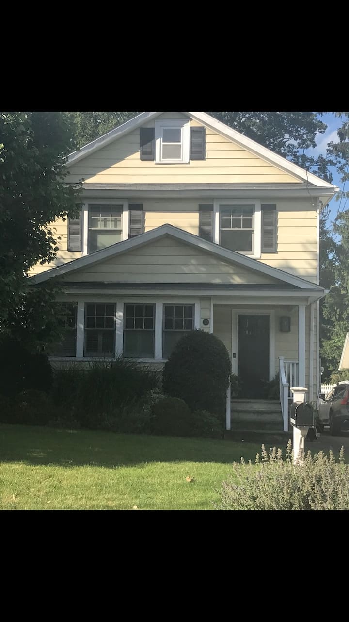 Summer House In Beach Community 45 Min From Nyc. - Stamford, CT