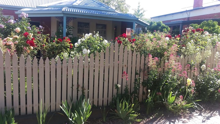 Sunset Cottage - Enfield