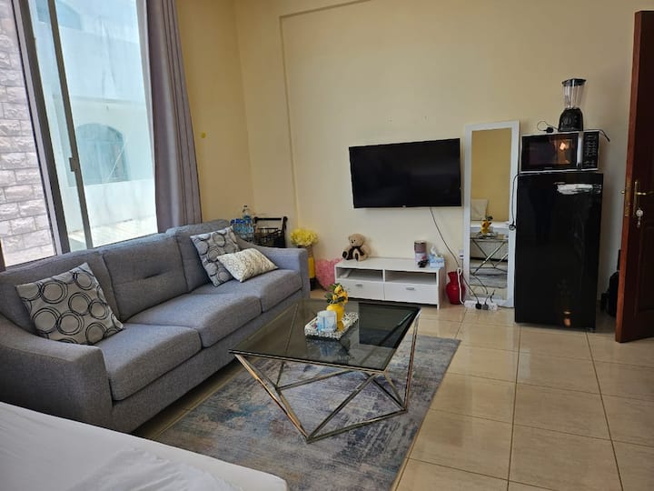Spacious, Clean Quiet Studio. - Abu Dabi