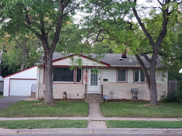 Cozy House - Woodbury, MN