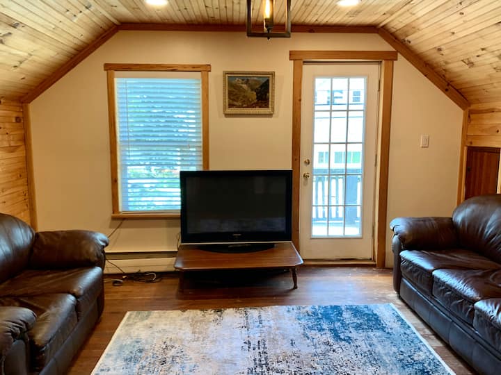 Cozy Home, Amazing Location, Walk To The Mountain - Hunter, NY