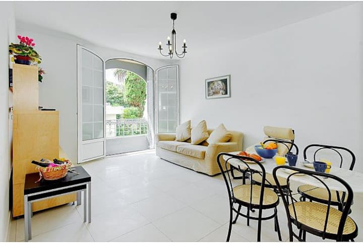 A Beautiful Nice Apartment Tastefully Decorated - ibis budget Nice Californie Lenval