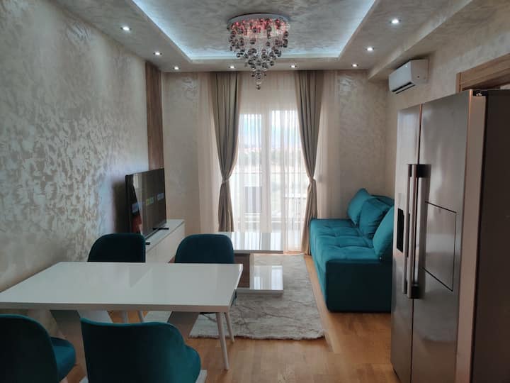 Galant Two Bedroom Apartment With An Office - Podgorica