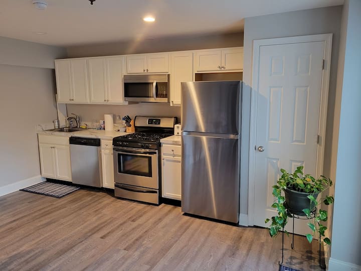 Germanna, 2 Br, Kitchen, Private Entrance, Sleep 7 - Lake of the Woods, VA