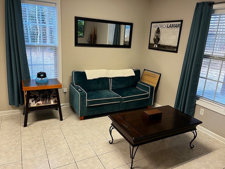 The Forgotten Artist Suite 1 Bdrm Basement Escape! - Snellville, GA