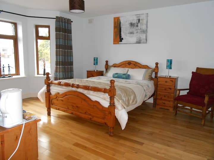 B&b 2 Mins From Athlone Golf Course - Athlone
