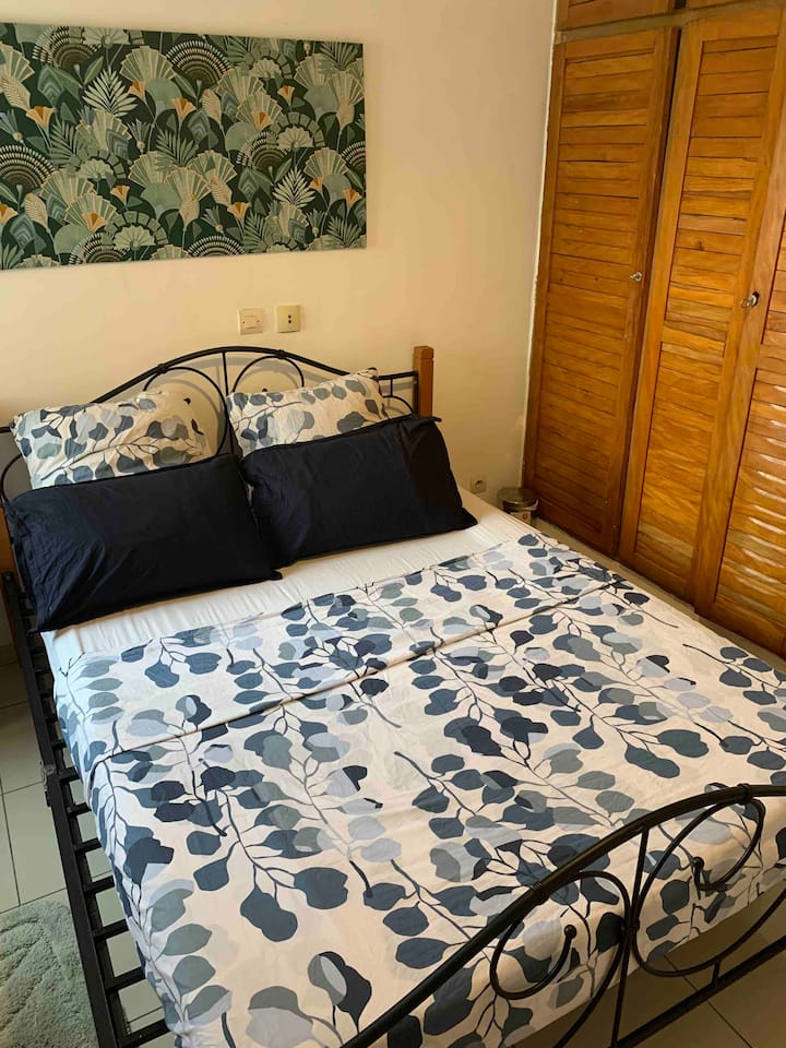 Chambre Privée Dans Villa 1chambres,2personnes - Abidjan