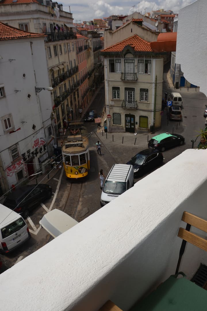 Mouraria Castle View - Lisbon