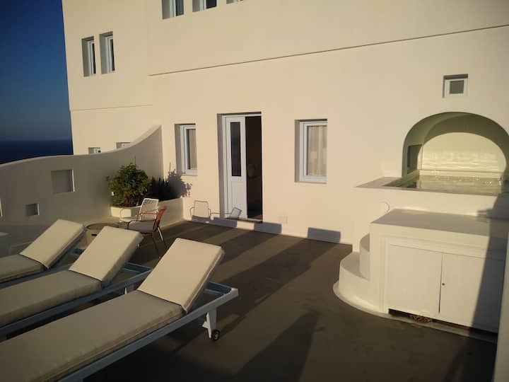 Sunset-view Jacuzzi House In Oia - Santorini