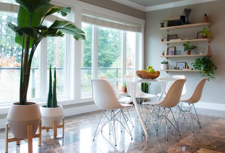 Welcome Home - Room 8 - North Vancouver