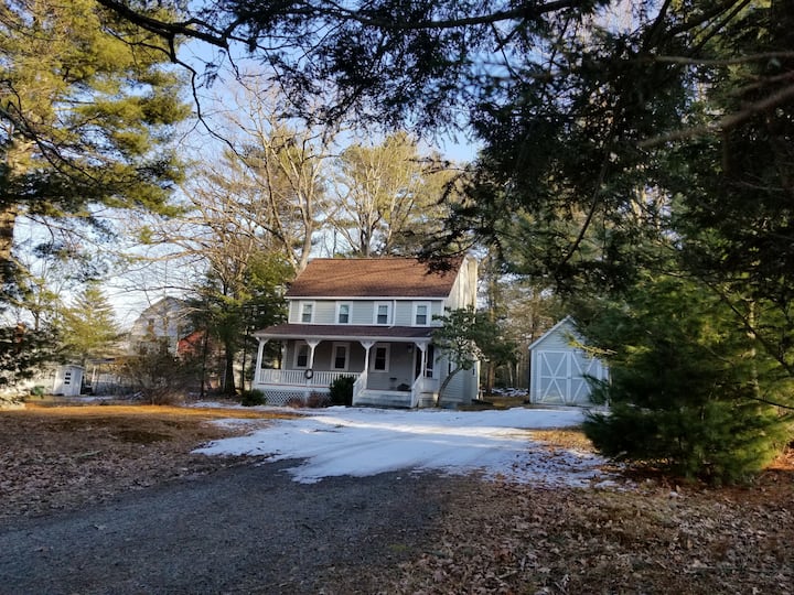 Sweet Old Farmhouse- Highland Lake - Highland Lake, NY