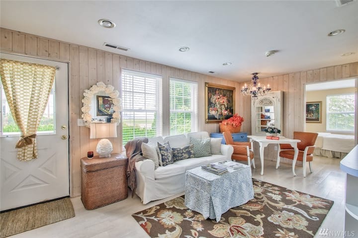 Carriage Hill Farm - Farm To Market Rd Near Edison - Bay View, WA