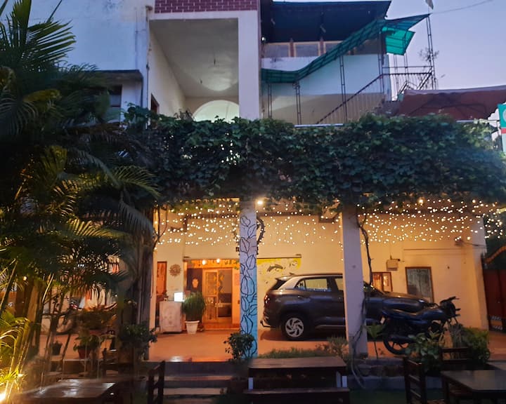 Soulful Kashi <Close To Ghat> - Varanasi