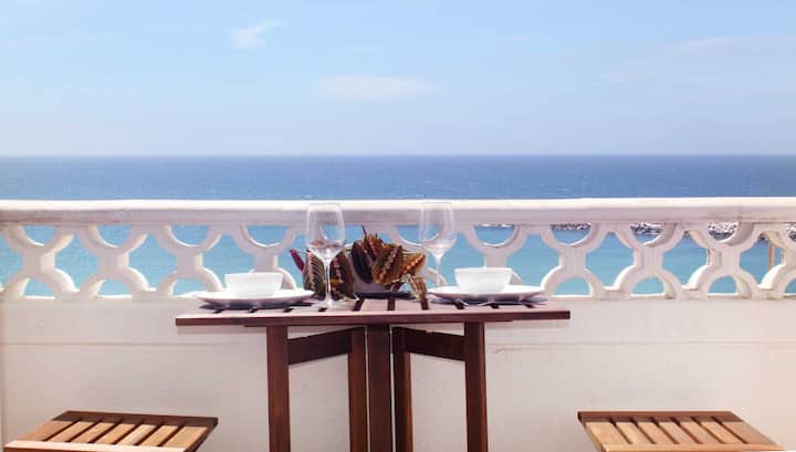 Oceanfront Apartment In Town-center - Ericeira