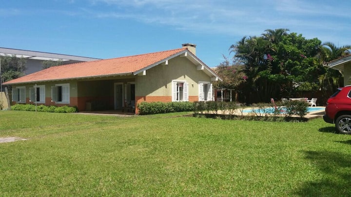 Casa Com Piscina E Sala De Jogos Em Atlantida - Capão da Canoa