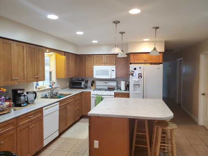 Spacious Bedroom In The Country (West) - Medina, OH