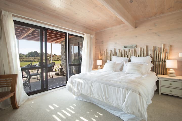 Boutique Luxury Accommodation. - Waihi Beach