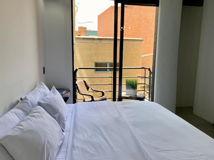 Apartaestudio404 Luxury En Laureles-la 70 C/balcón - Medellín