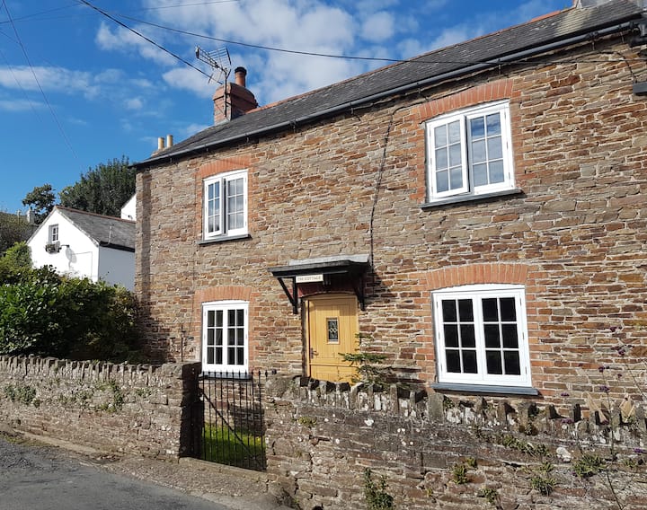 Character 3 Bedroom Cottage. North Devon Coast. - デボン