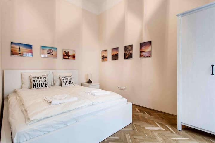 Lázár Apartments A(2ac,1bathr,1bedr) - Budapest