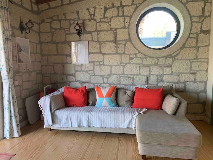 Ildır’da Denize Yürüme Mesafesinde Taş Ev - Ilıca