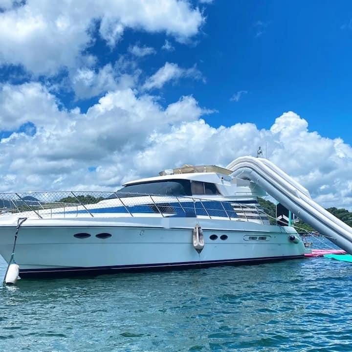 Yacht In Hong Kong Secret Ocean - Hong Kong