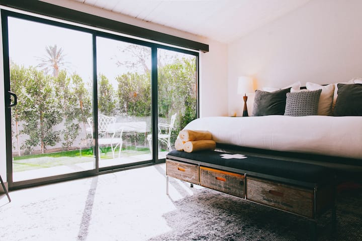 The Alexander Dream Restored 1959 Mid Century Mod - Palm Springs, CA