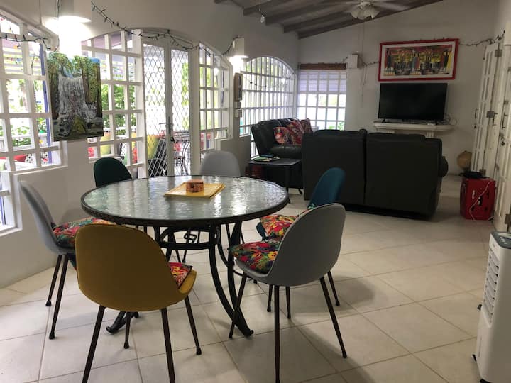 Private Room Close To Beach - Barbados