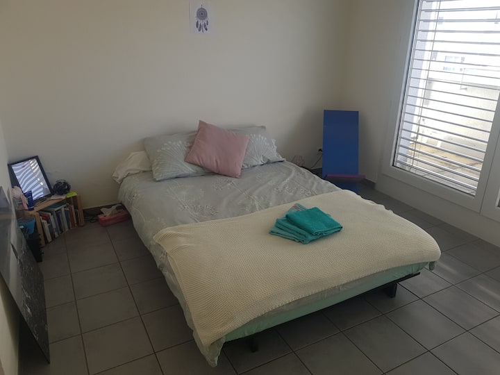 Chambre Agréable Avec Balcon - Yverdon-les-Bains