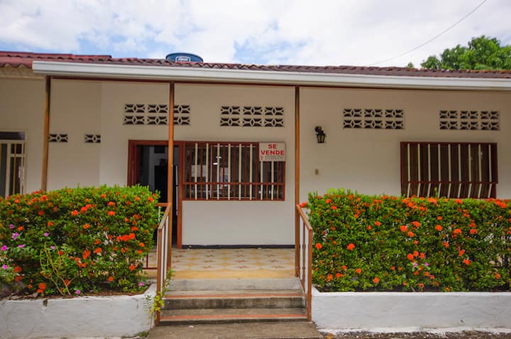 Casa Con Piscina Y Jacuzzi Carmen De Apicala - Carmen de Apicalá