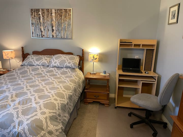 Pvt Garden Suite Near Park And Hospital. - Victoria