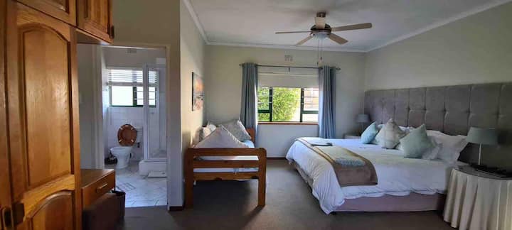 Coral Room In Sandra’s Guest House - Langebaan